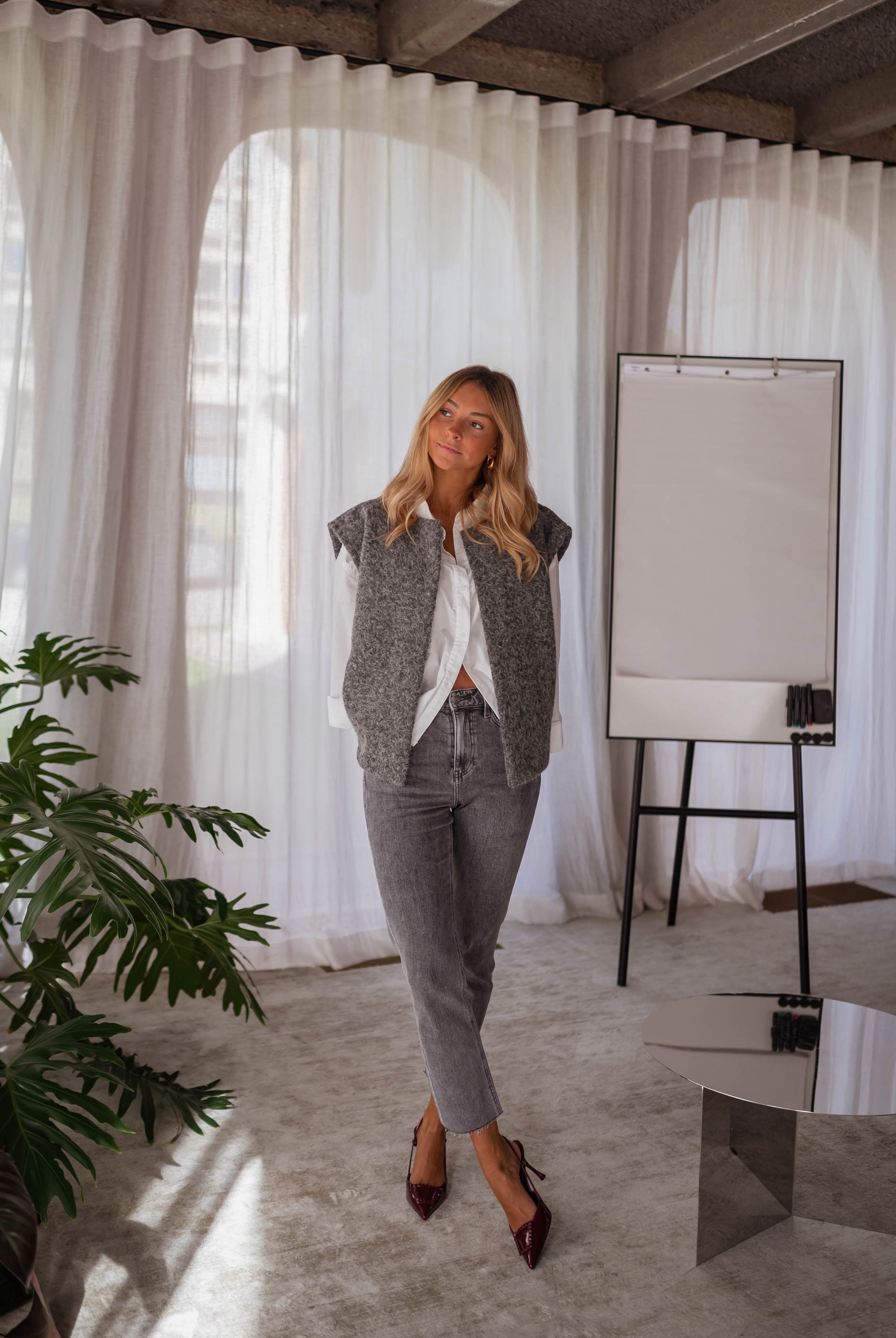 Grey Lander Sleeveless Cardigan – Easy Clothes North America