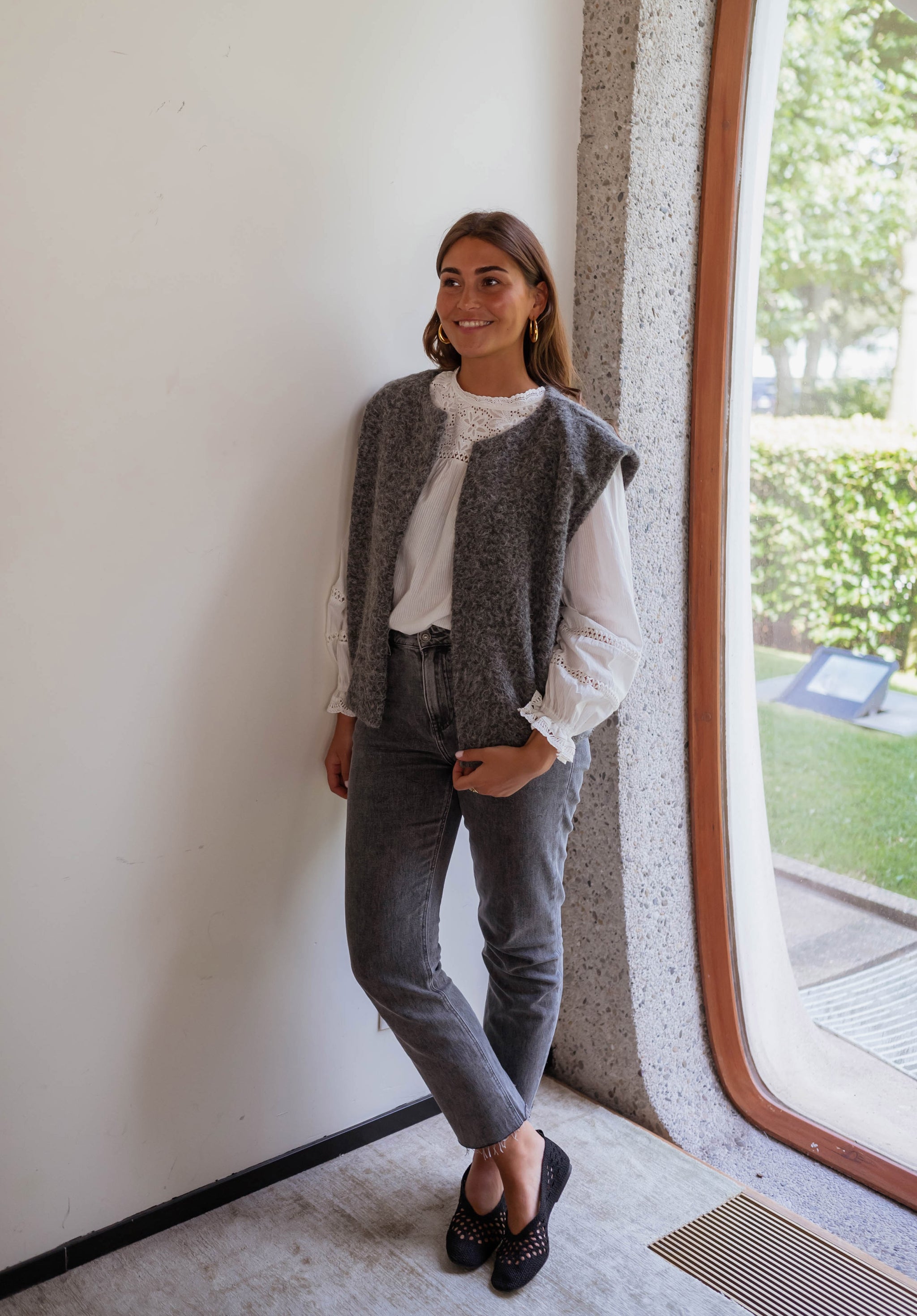 Grey Lander Sleeveless Cardigan – Easy Clothes North America
