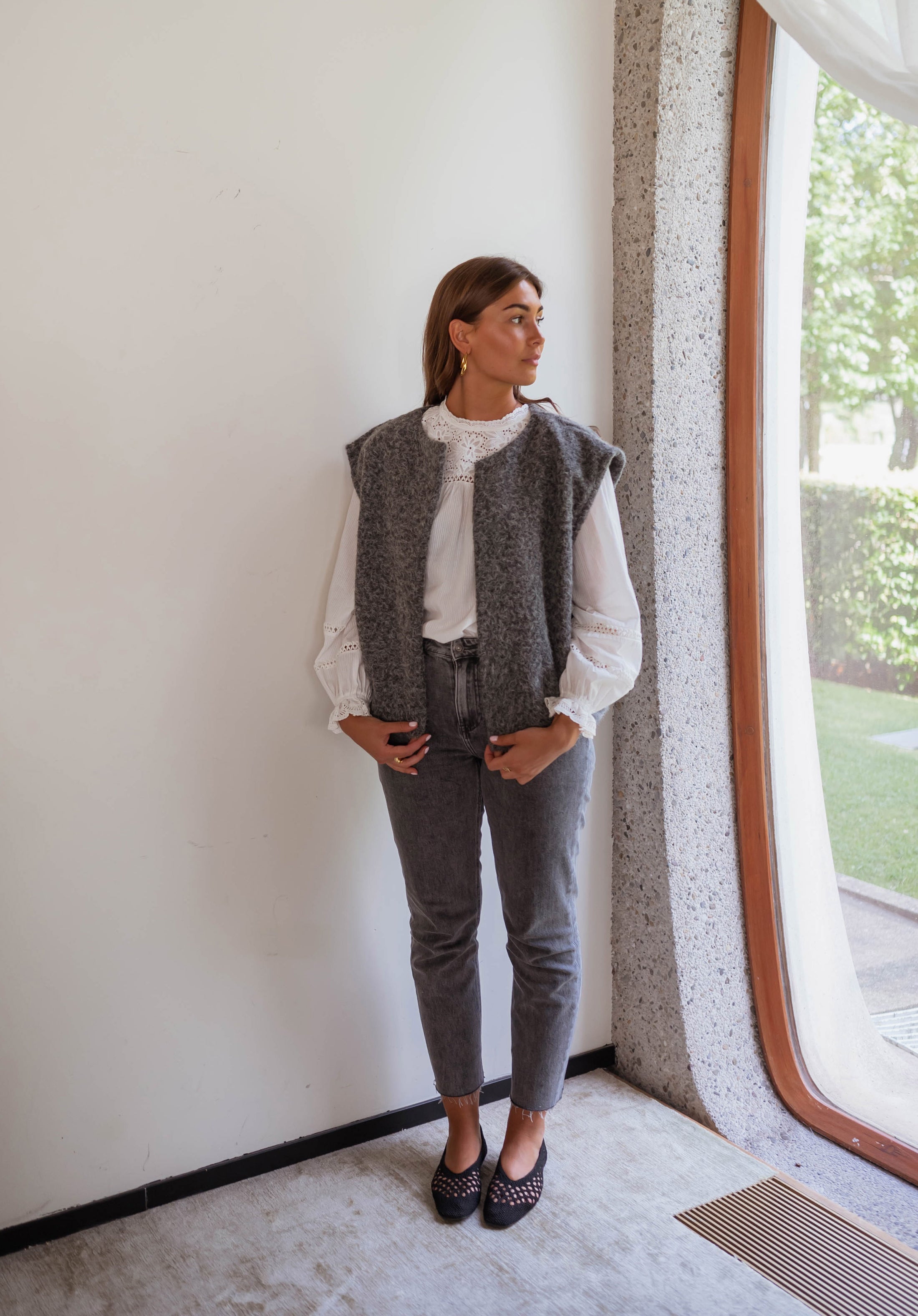 Grey Lander Sleeveless Cardigan – Easy Clothes North America