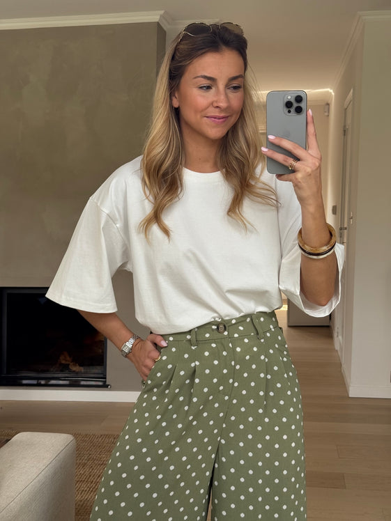 White Flo T-shirt – Easy Clothes North America