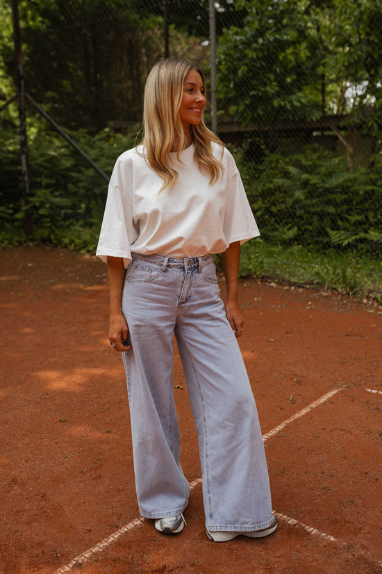 White Flo T-shirt – Easy Clothes North America